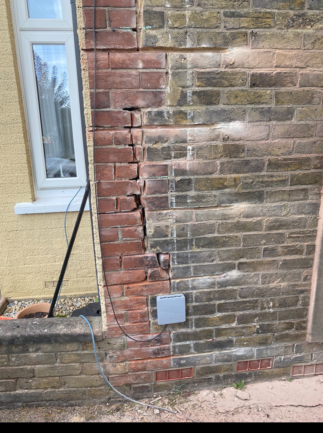 Helical Bar Crack Stitching Deal Kent - Cavity Wall Tie Replacement Kent